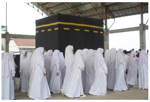 Penuhi Ujian Praktik, Siswa-siswi SMK DTBS Antusias Ikuti Manasik Haji ...