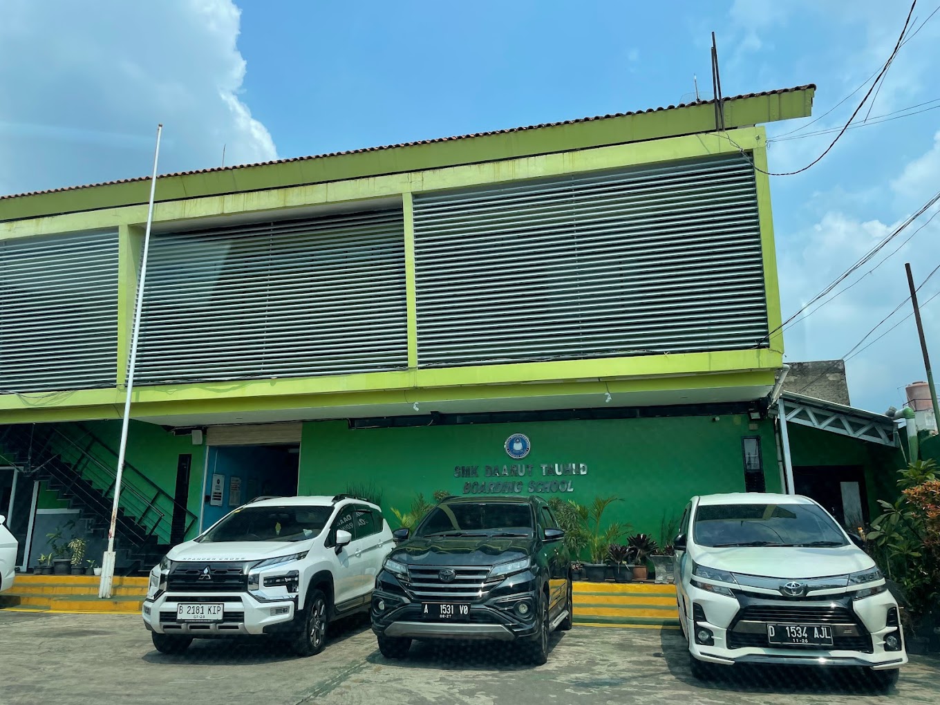 Gedung Kampus 1 SMK Daarut Tauhiid Boarding School – SMK Daarut Tauhiid ...